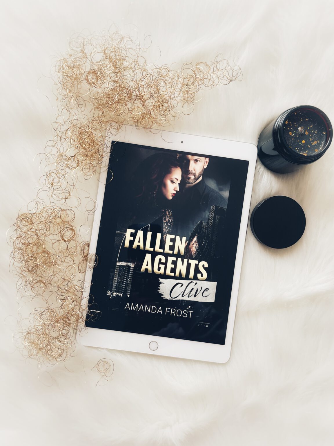 [Rezension] Amanda Frost - Fallen Agents 01 - Clive - Book-addicted